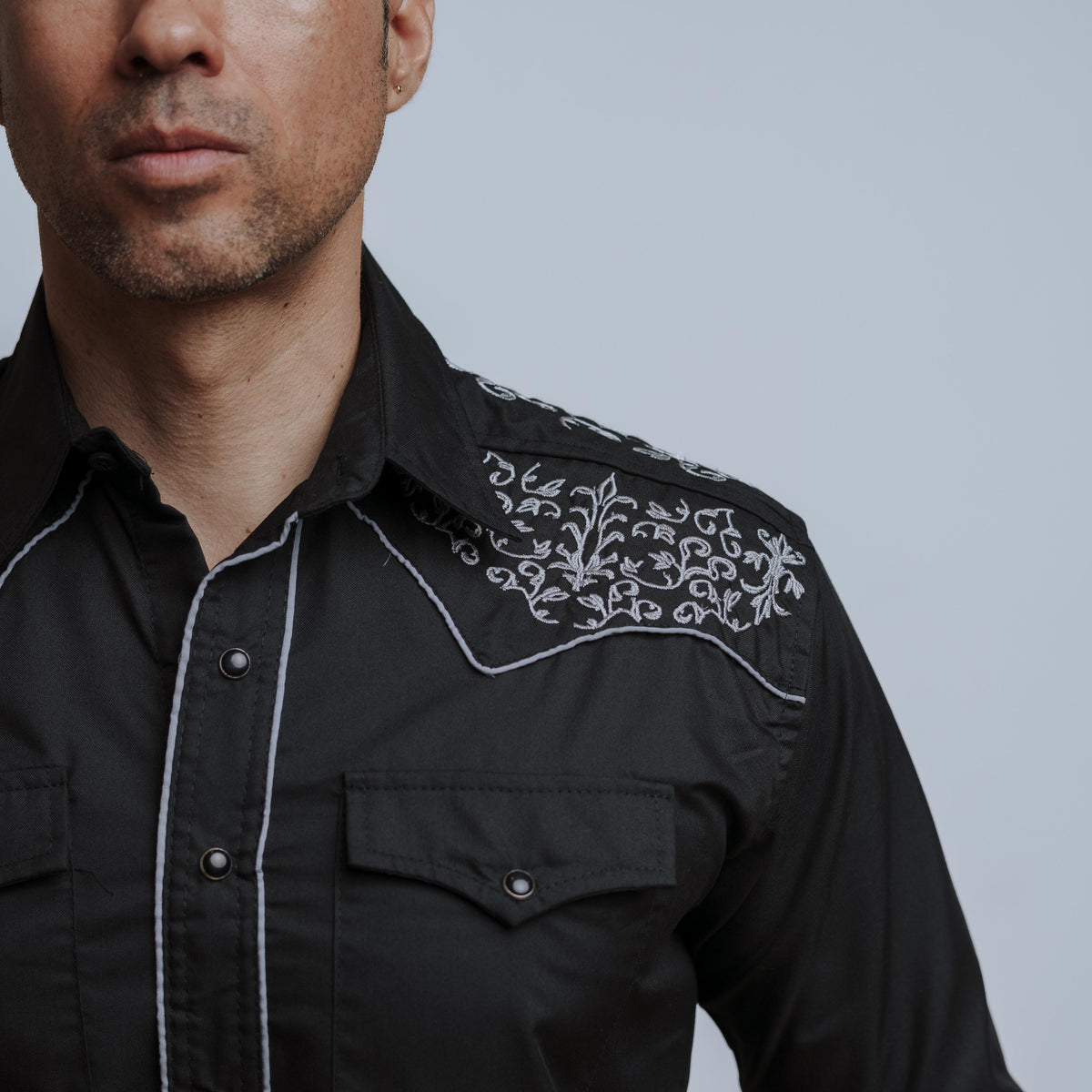 Camisa Wild Bull Bord Negra Plat 069 - Very Vaquero